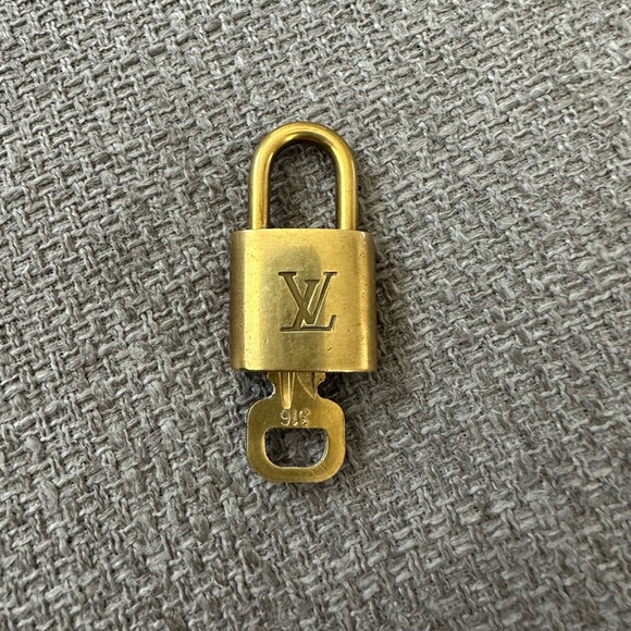 Louis Vuitton | Other | Authentic Louis Vuitton Luggage Lock With Key ...